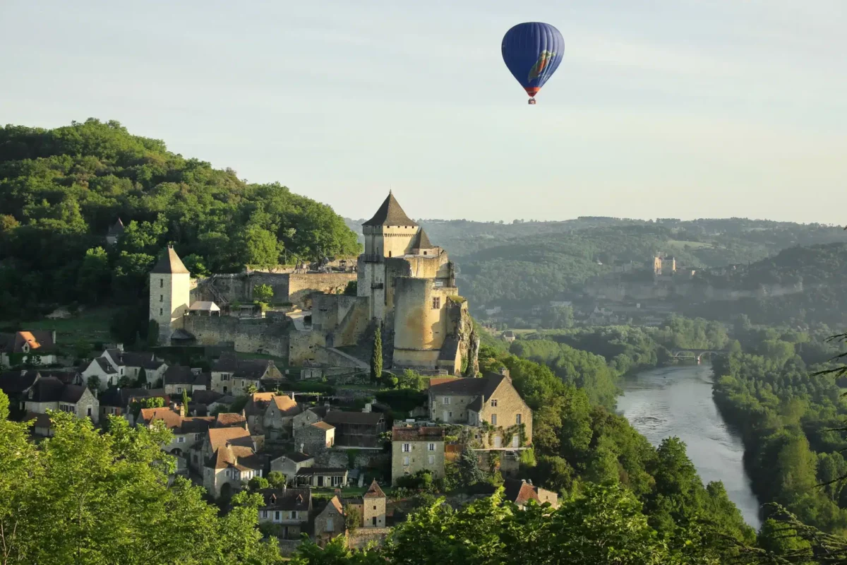 Le Château de Castelnaud : une histoire de guerres et paix